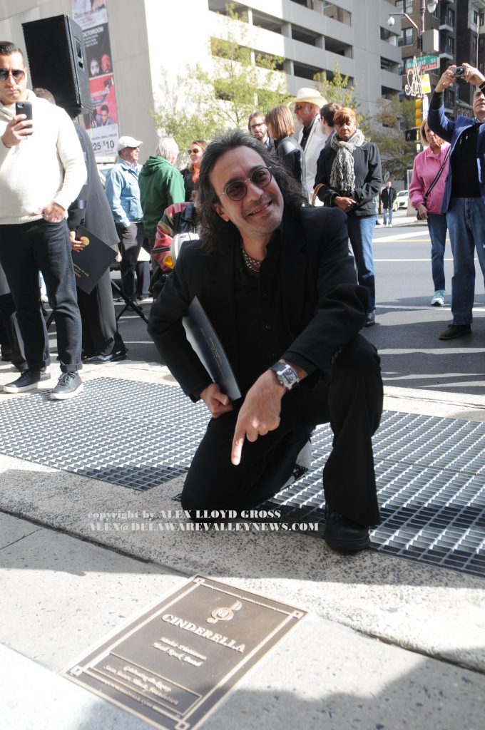 Remembering Jeff LaBar, The Flamboyant Guitarist For Cinderella ...